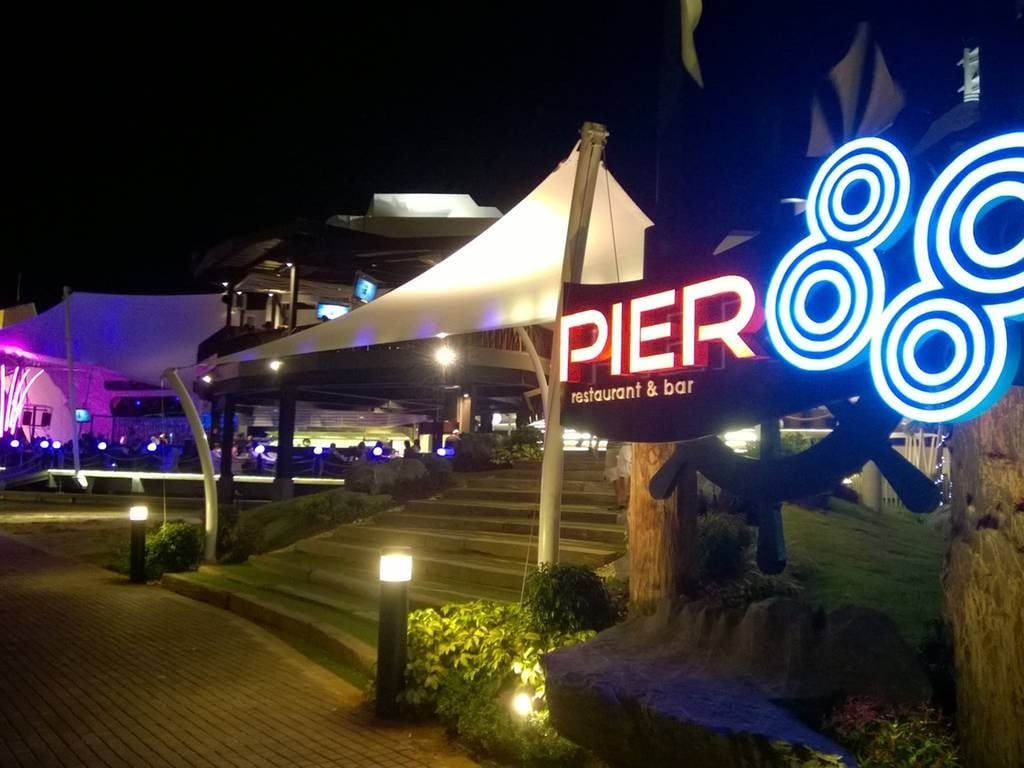 รีวิว PIER 88 - บรรยากาศดี แต่ดนตรีหนักหน่วงไปหน่อย - Wongnai