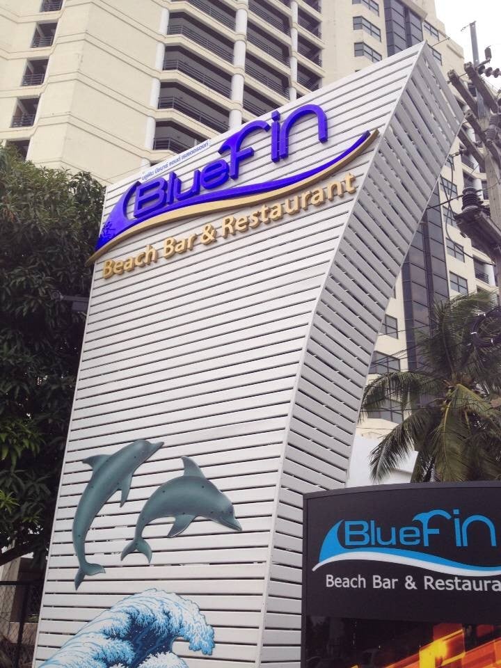รีวิว BlueFin Beach Bar & Restaurant - blue fin บรรยากาศฟิน อาหารยังไม่ฟิน