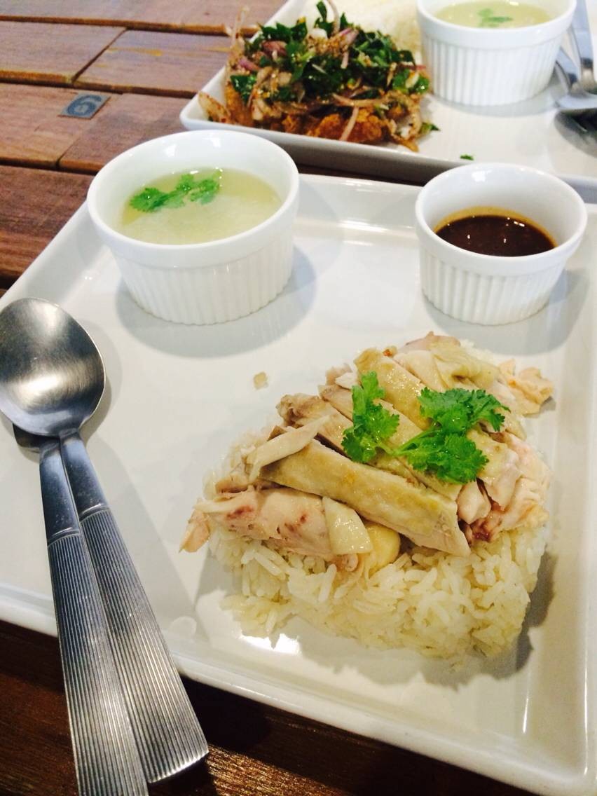 รีวิว MAN KAI MAK CAFE - สะอาด อร่อย เหมาะเจาะสุดๆ