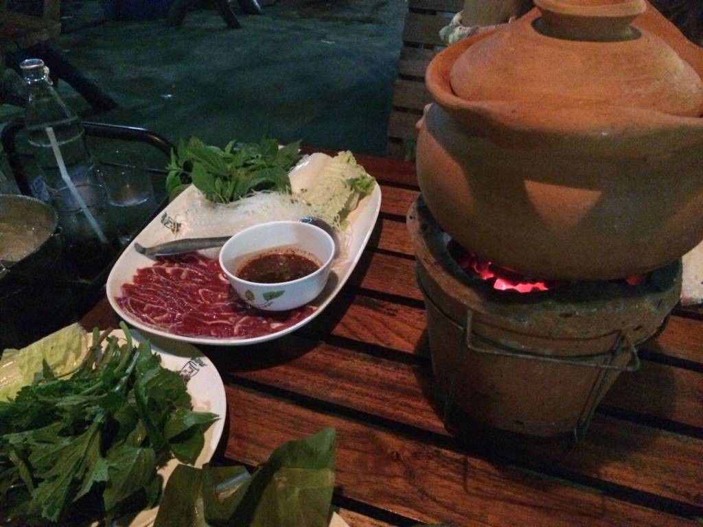 รีวิว ครกไม้ไทยลาว ลาดปลาเค้า - บริการดี รสชาติอร่อย