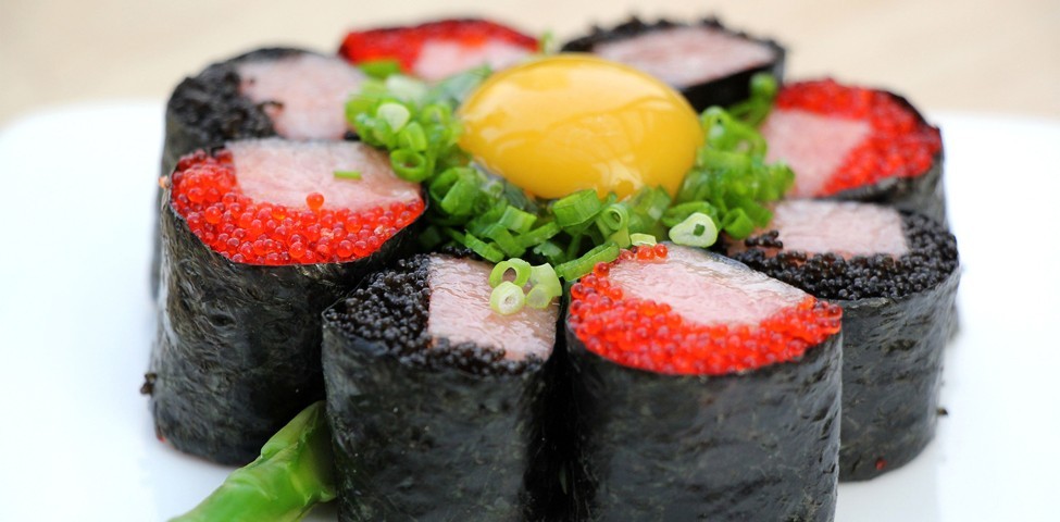 “Maki Maki” อาหารญี่ปุ่นสไตล์อเมริกันในดีไซน์สุดเก๋ อร่อยทุกคำจนคำ ...