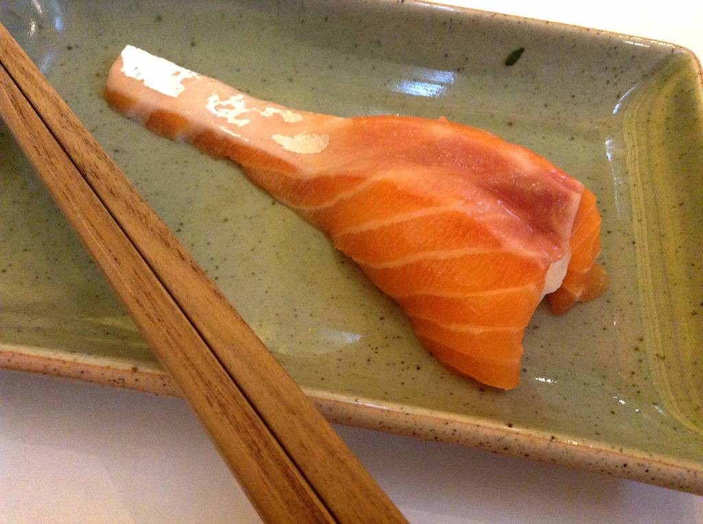 รีวิว Neta Sushi - แล่เนื้อแบบพิเศษ ชิ้นใหญ่มาก ย่างหอมกรุ่น