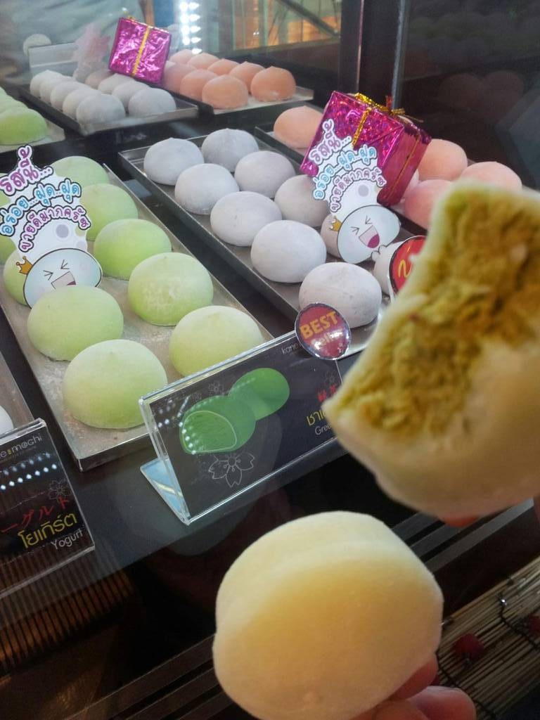 รีวิว Kanemochi เซ็นทรัล ปิ่นเกล้า - อยากจะเทรนดี้บ้างอะไรบ้าง ก็ลองชิมดู