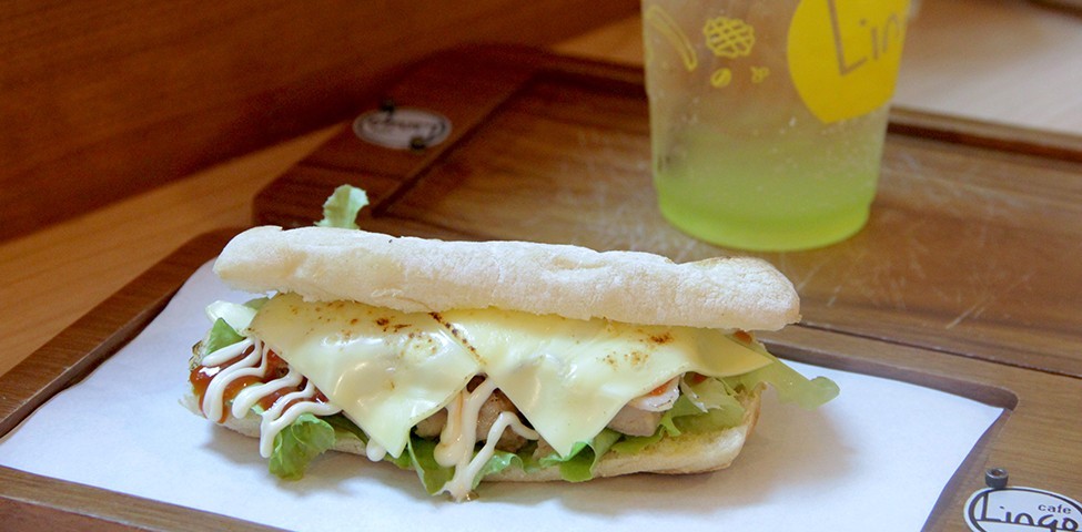 ฟินกับเบลเจียน วาฟเฟิล และแซนด์วิชสดใหม่ ที่ "Lingo Cafe" คาเฟ่อร่อย ...