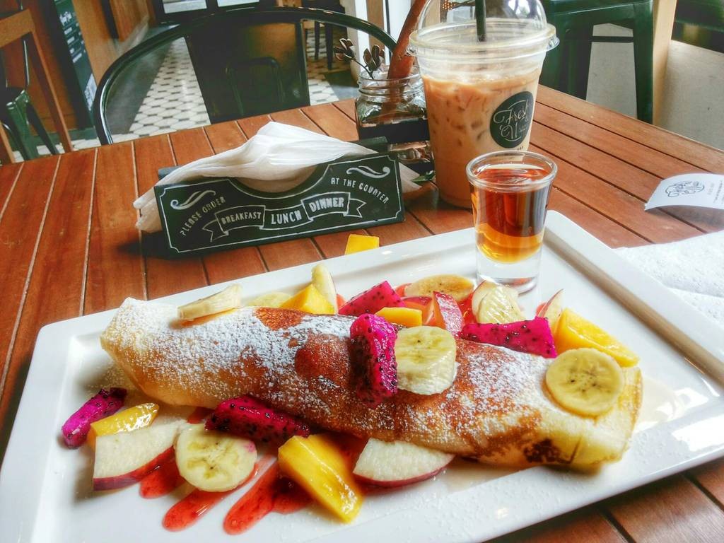 รีวิว Fresh & Wraps Resto Bar - ร้านกาแฟ ดูดี ขนมอร่อยม๊าก - Wongnai