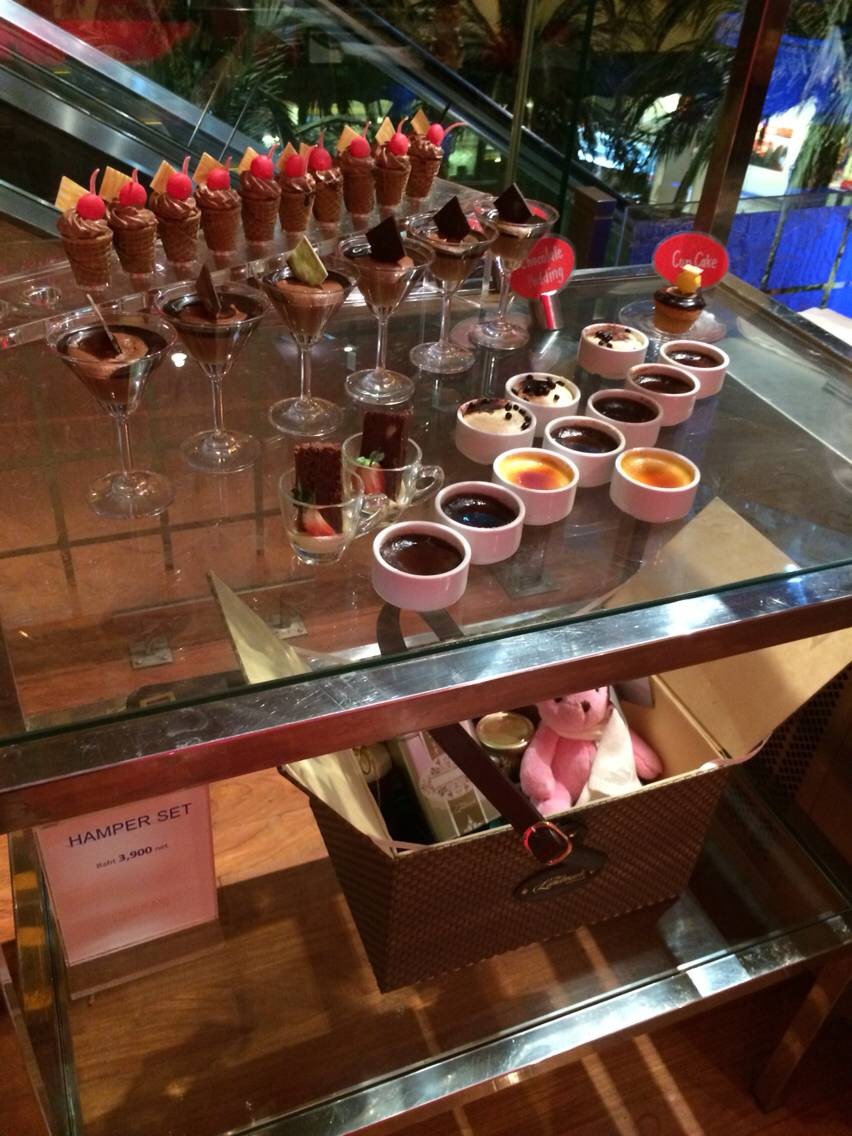 รีวิว Atrium The Landmark Bangkok - Buffet หลายหลายเมนู