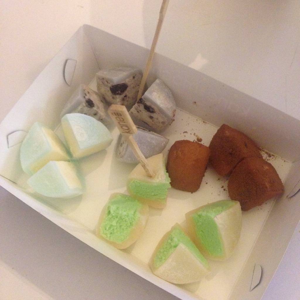 รีวิว Kane Mochi เซ็นทรัล ลาดพร้าว - โมจิสอดไส้ไอศรีม มีรสเยอะ อร่อย ...