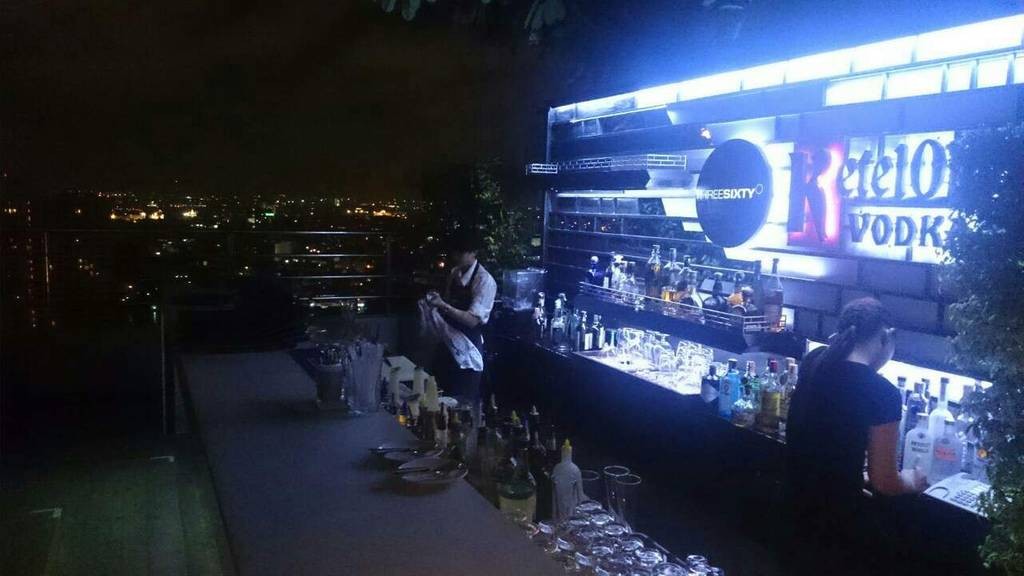 รูป Three Sixty Lounge Millennium Hilton Bangkok Hotel - Wongnai