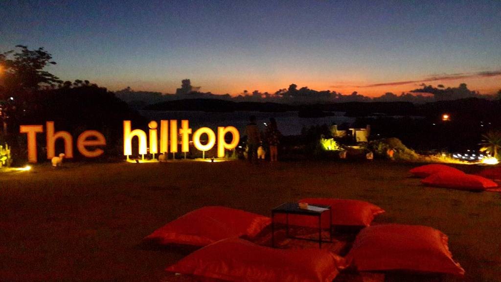รีวิว The Hilltop - วิวสวยย เพลงโคตรเพราะ อาหารอย่างหรู