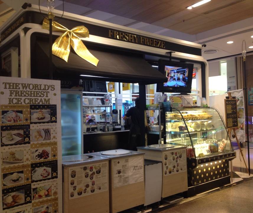 รีวิว Freshy Freeze เซ็นทรัลเฟตติวัล พัทยา - ไอศกรีมผัดพรีเมี่ยม ทำกันสดๆแบบ live show
