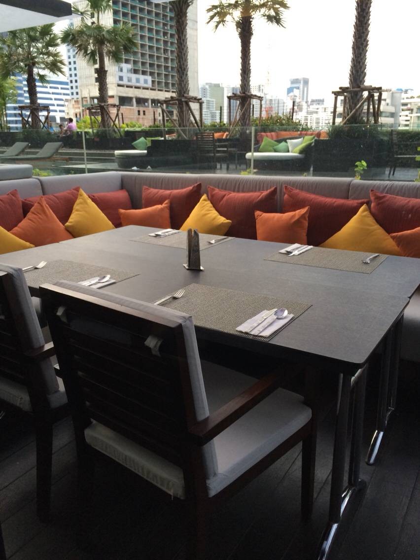 รีวิว Zeta Cafe โรงแรมฮอลิเดย์อินน์ กรุงเทพฯ - ไลน์อาหารหลากหลาย - Wongnai