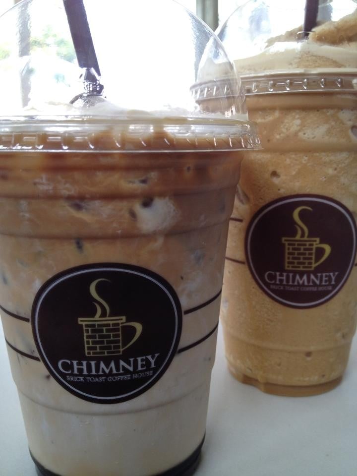 รีวิว Chimney Coffee House - จิบกาแฟยามบ่าย บรรยากาศรื่นรมย์