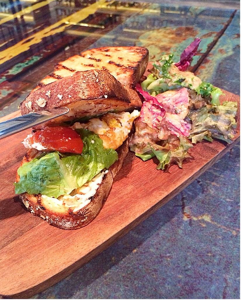 รีวิว Ad Lib Restaurant สุขุมวิท - ร้านสวยบรรยากาศร่มรื่น ในโรงแรมกลางเมือง