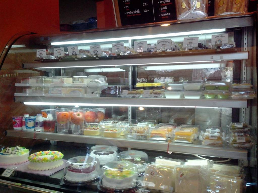 รูป Fai Bakery สาขาตรงข้ามโรงพยาบาลแมคคอร์มิค