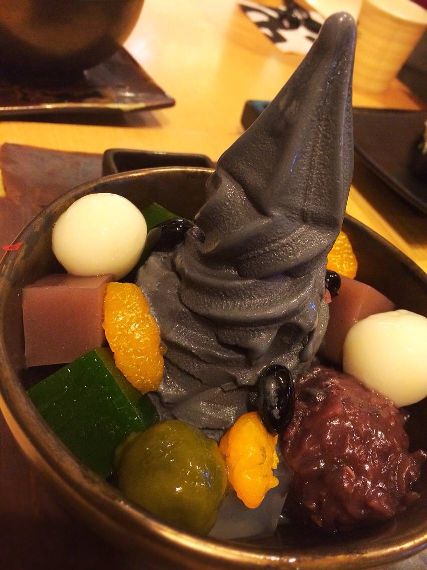 รีวิว Kyo Roll En สยามสแควร์ วัน - ไอติมถ่านที่หลายๆคนบอก ดีต่อสุขภาพ ...