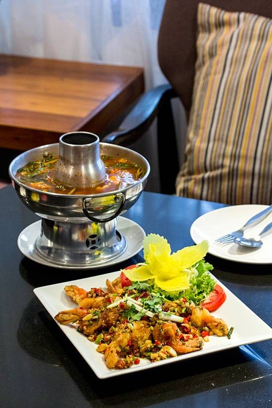 รีวิว Check-in Bar and Restaurant - ลิ้มลองอาหารซีฟู้ดรสเด็ดในบรรยากาศ ...