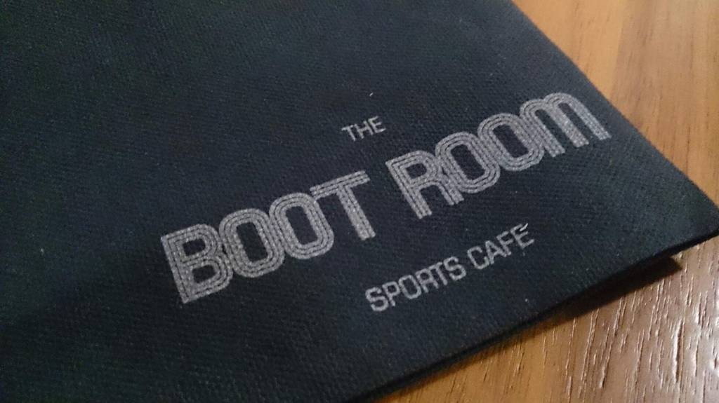 รีวิว The Boot Room Sports Cafe - อาหารโอเค ในสนามแอนฟิลด์ - Wongnai