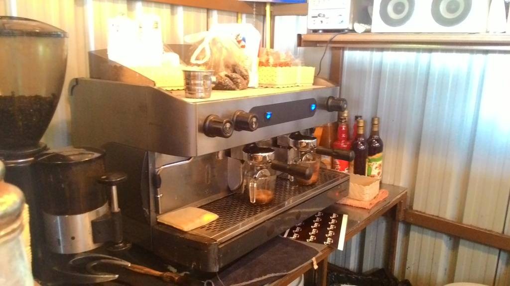 รีวิว Shong Cafe - บางทีอร่อย บางทีไม่อร่อย แล้วแต่จังหวะ แต่พอทานได้ ...