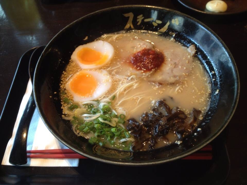 รีวิว Ramen Suteiji らーめん ステージ Sukumvit 49/11 - มันเค็มไปหมดทุกอย่างเลย ...