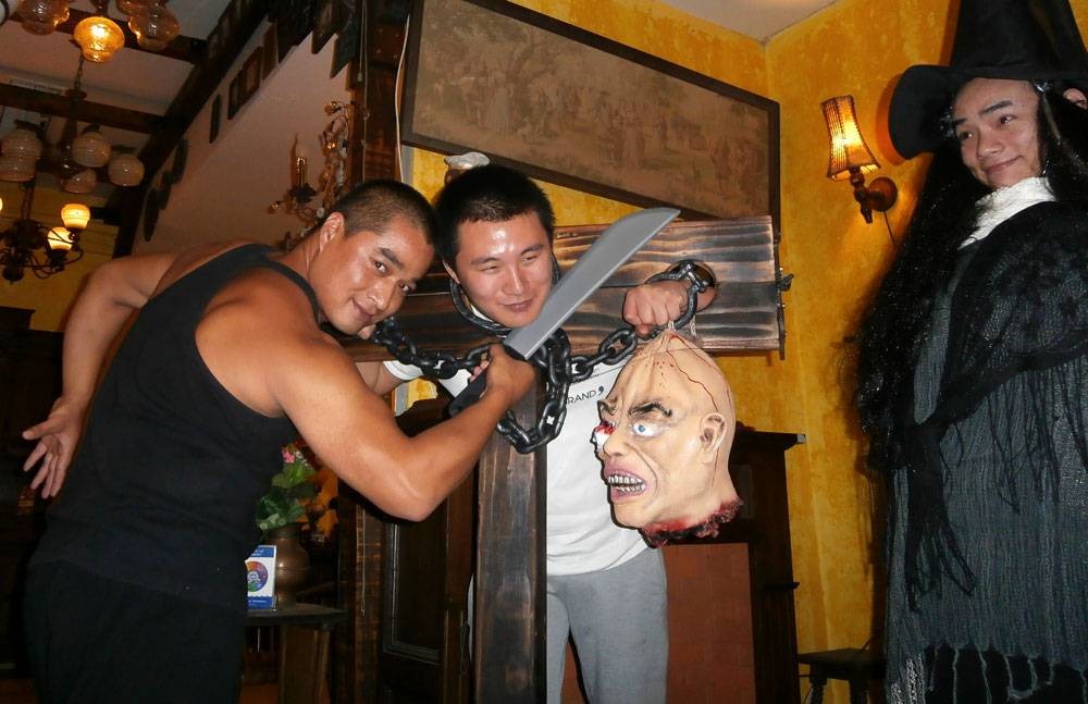 รีวิว The Witch Restaurant - Halloween themed fusion restaurant good ...