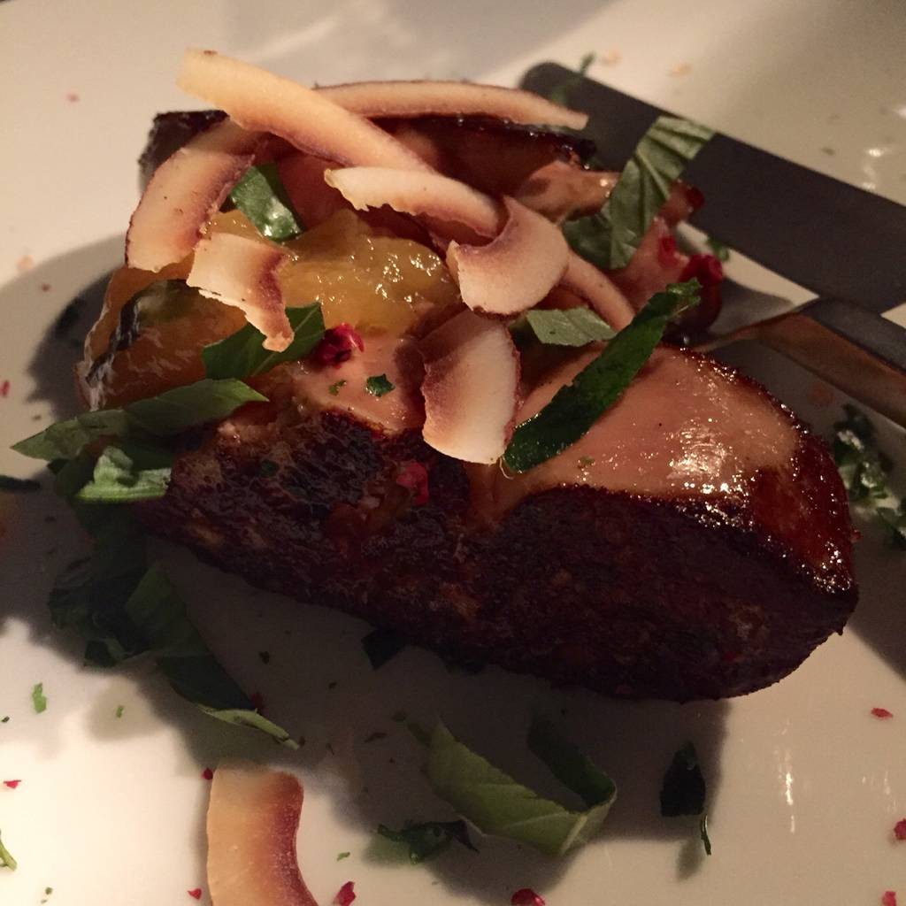 รีวิว EAT ME - Fancy place with tasty food. Good location and easy to ...