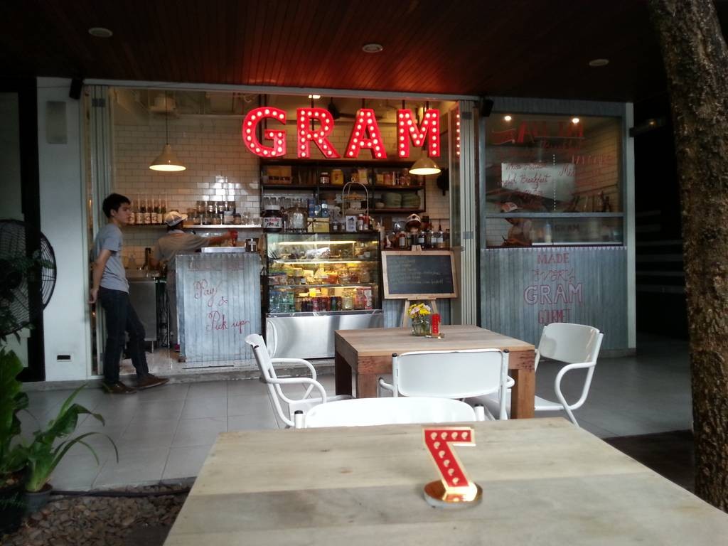 รีวิว Gram Cafe - เช้าๆ มาหาอะไรเติมพลังที่มากกว่ากาแฟกันเถอะ