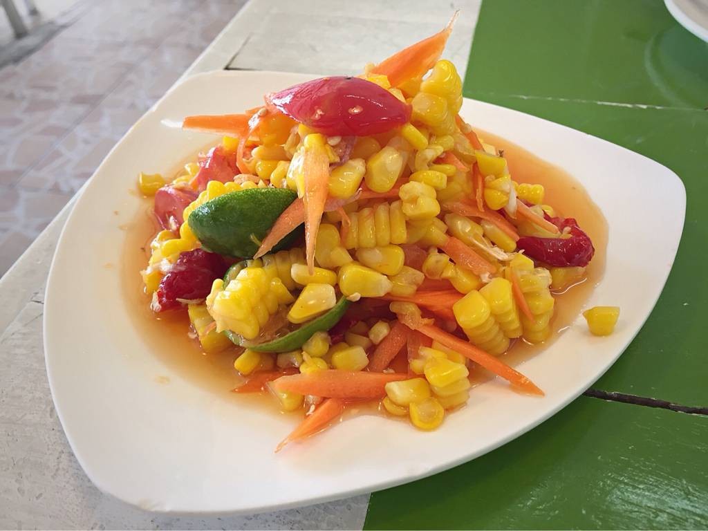 รีวิว ตำสดิ้ง - Good Isarn food, nice staff & decor - Wongnai