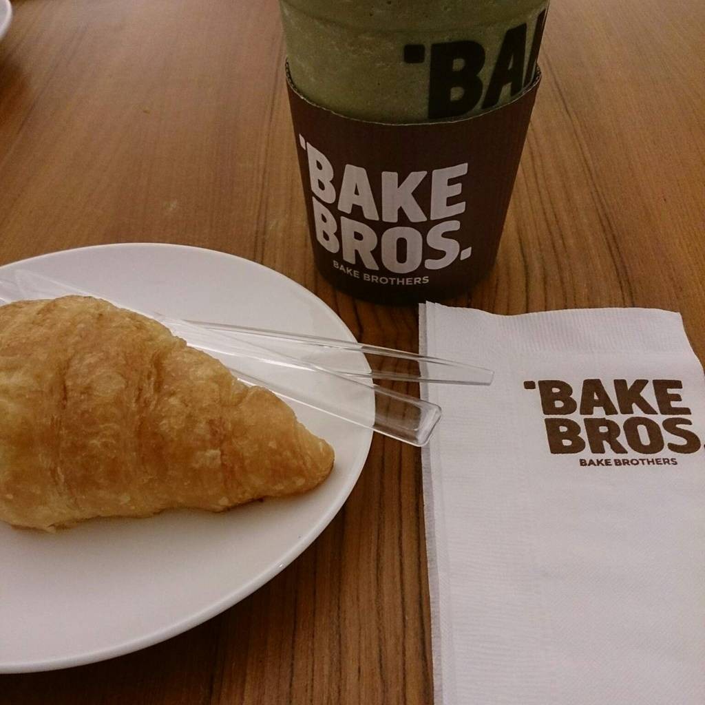 รีวิว Bake Brothers สยามสแควร์ ซอย 7 - ร้านกาแฟเงียบๆกางเมือง