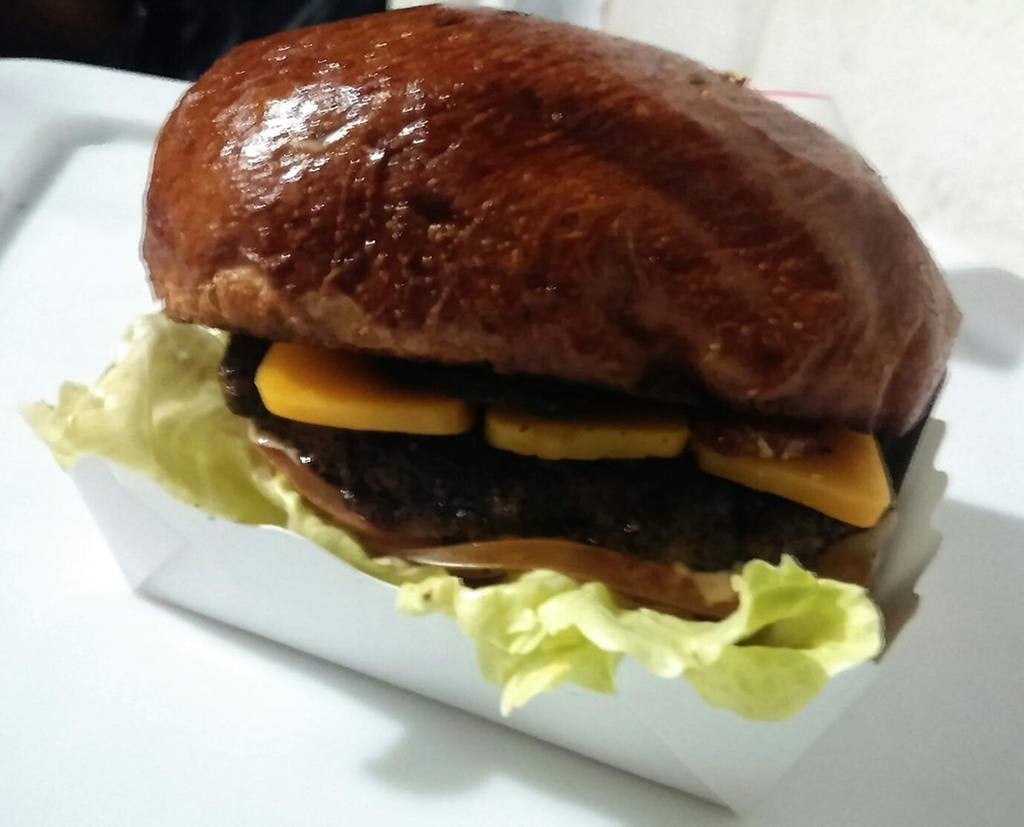 รีวิว DANIEL THAIGER สีลมซอย 8 ถนนสีลม - Burger อร่อยๆ ในบรรยากาศที่ไม่ซ้ำใครจริงๆ