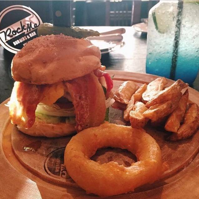 รีวิว Rock Me Burgers & Bar ลอยเคราะห์ - Rock me Burgers