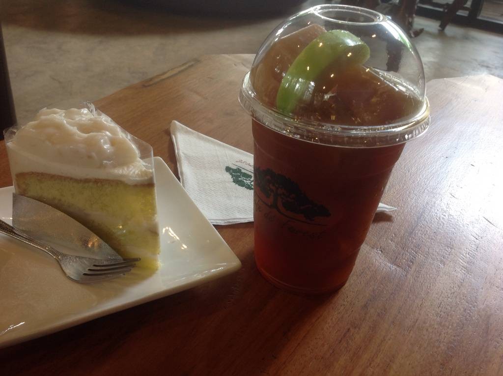 รีวิว Cafe de' Forest สำนักงานป่าไม้ - ร้านกาแฟที่เต็มไปด้วยบรรยากาศ รสชาด