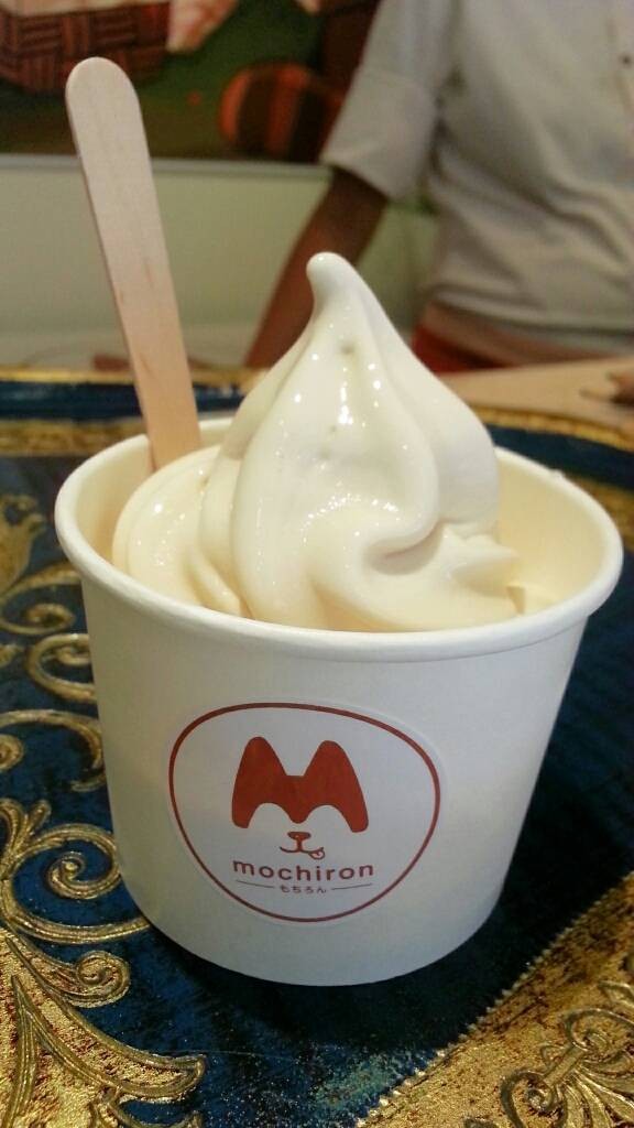 รีวิว Mochiron สยามสแควร์ซอย 10 - ชิม soft cream รสมอลต์ในร้านซาลาเปาไซส์มินิ