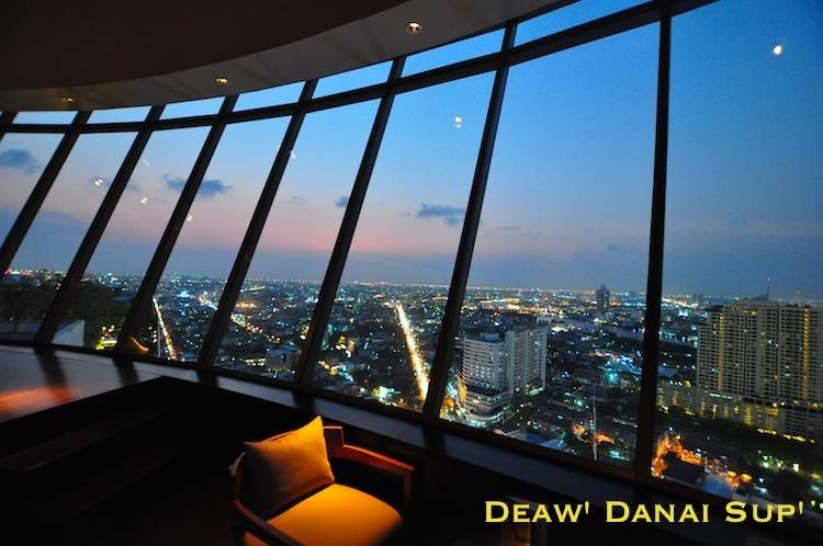 รูป Three Sixty Lounge Millennium Hilton Bangkok Hotel - Wongnai