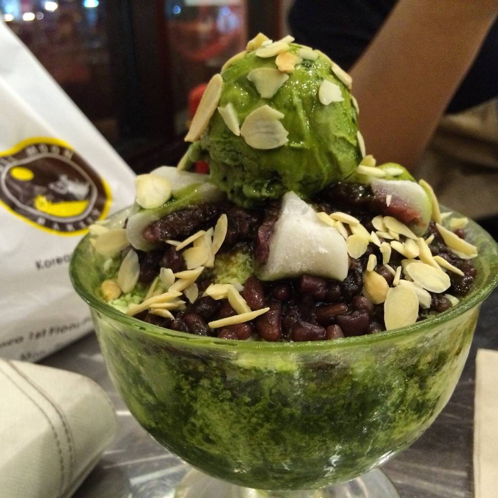 รีวิว Full Moon Bakery House Korean Town - Bingsoo ดี เบเกอรี่อร่อยค่ะ