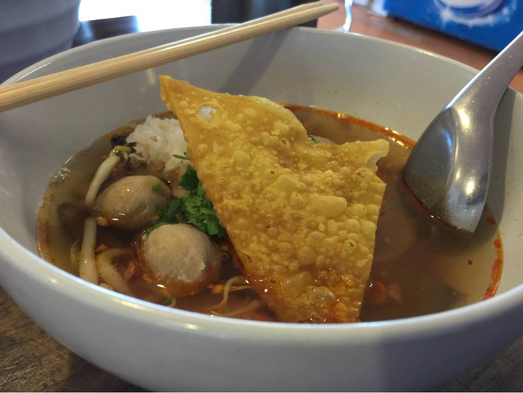 รีวิว Rosniyom - อาหารหลากหลาย ตกแต่งเก๋ดี เพลงเพราะ