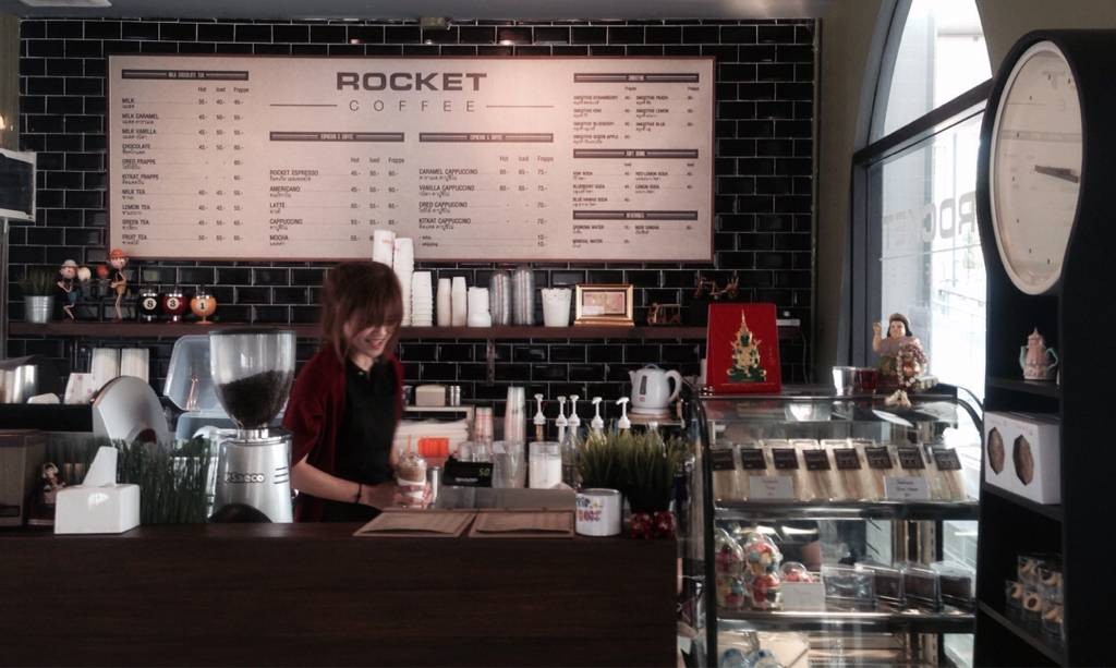 รีวิว Rocket Coffee - กาแฟเวลาเร่งรีบ MRT เพชรบุรีตัดใหม่