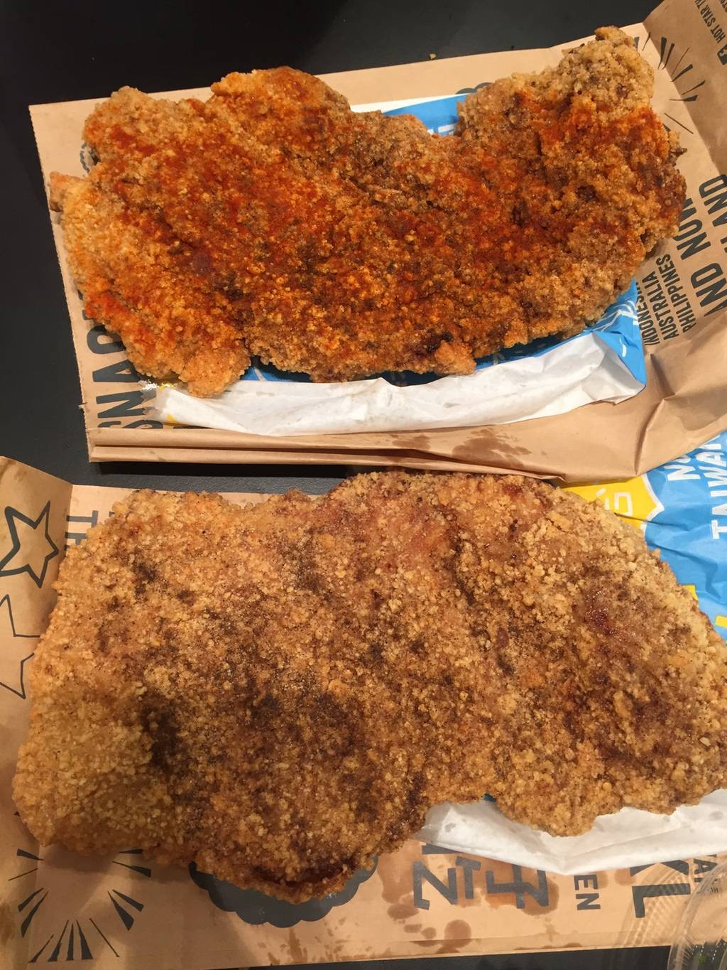 รูป Hot Star Large Fried Chicken EmQuartier