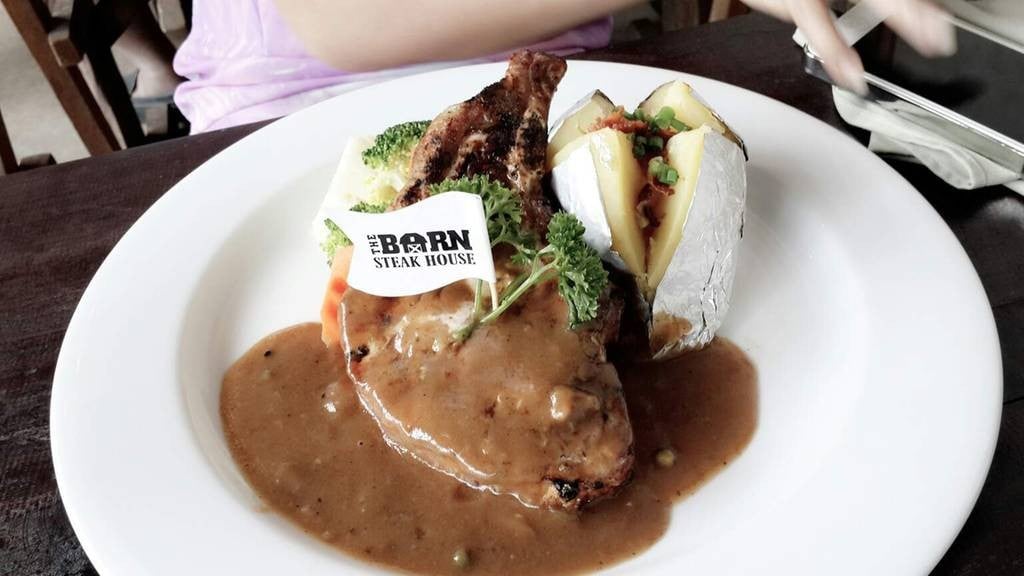 รีวิว The Barn Steak House - อาหารรสกลางๆ ไม่แย่ - Wongnai