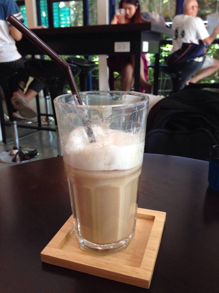 รีวิว My Coffee - บรรยากาศดี ครับ คนเยอะหน่อยแต่เงียบคนมาอ่านหนังสือ ...