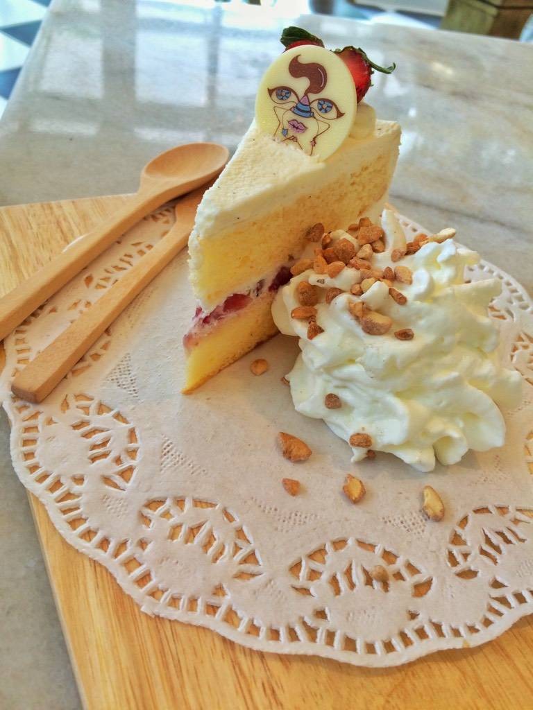 รีวิว Misstar Cafe by Davika - ร้านสวยใสอลังการงานสร้างมาก - Wongnai