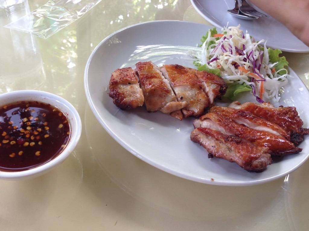 รีวิว Mor-ma มอม้า - อร่อยดีมีประโยชน์. ไก่กรอบสุดยอด สเต็กหมูก็นิ่ม