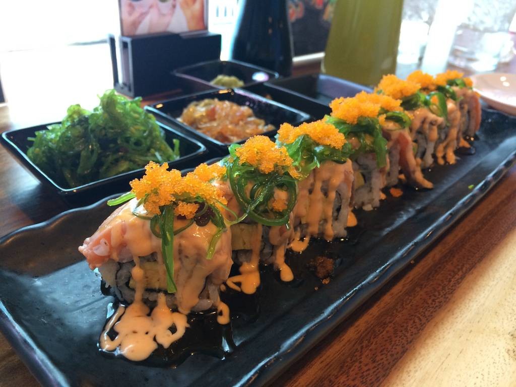 รีวิว Taba Sushi - ชอบยำแซลมอนมากค่ะ อร่อยมากราคาก็ไม่แพง เจ้าของร้านก็ ...