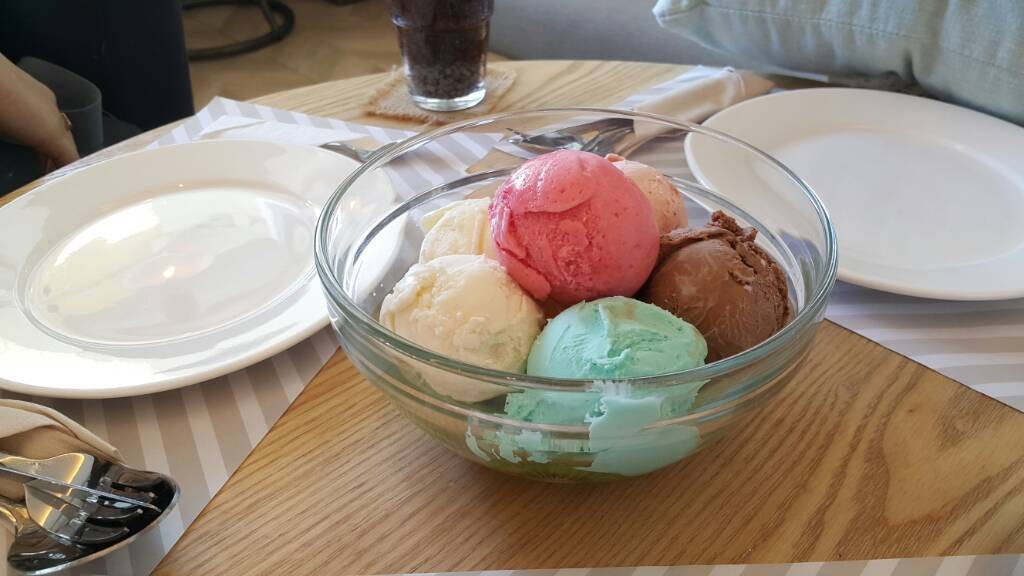 รีวิว Mo & Moshi - ไอติมอร่อยบางรส บรรยากาศดี แต่บริการเฉยๆ