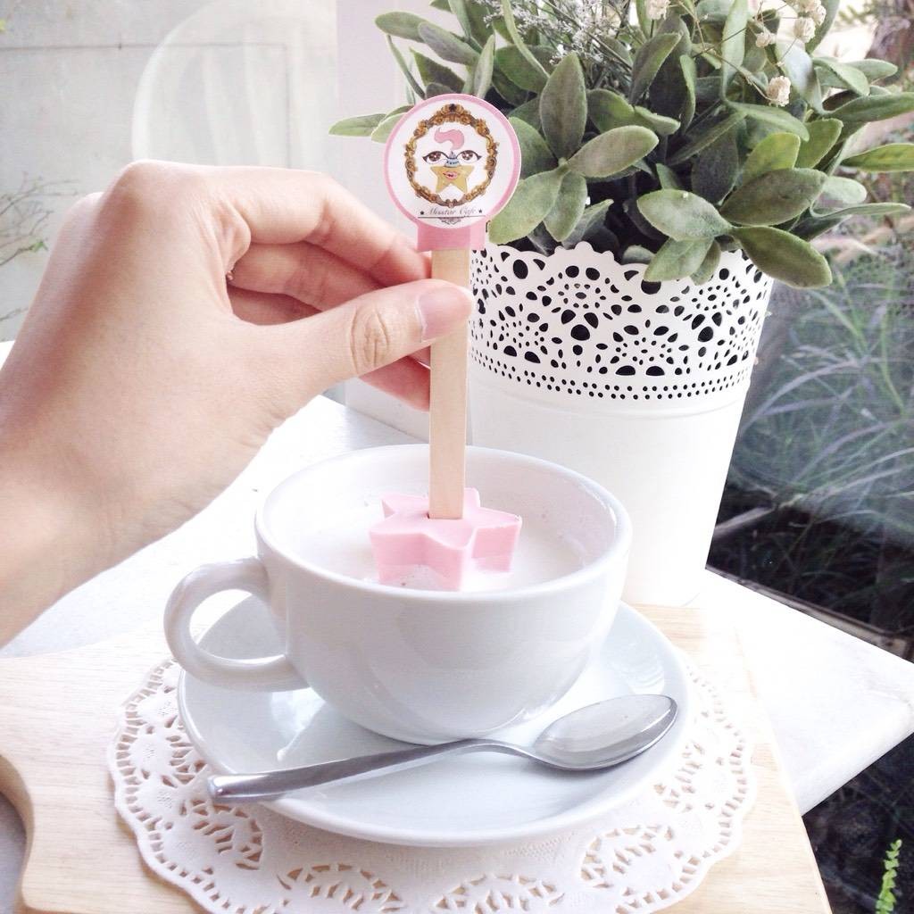 รีวิว Misstar Cafe by Davika - เป็นติ่งใหม่ดาวิกา ต้องมาร้านนี้ค่ะ ...