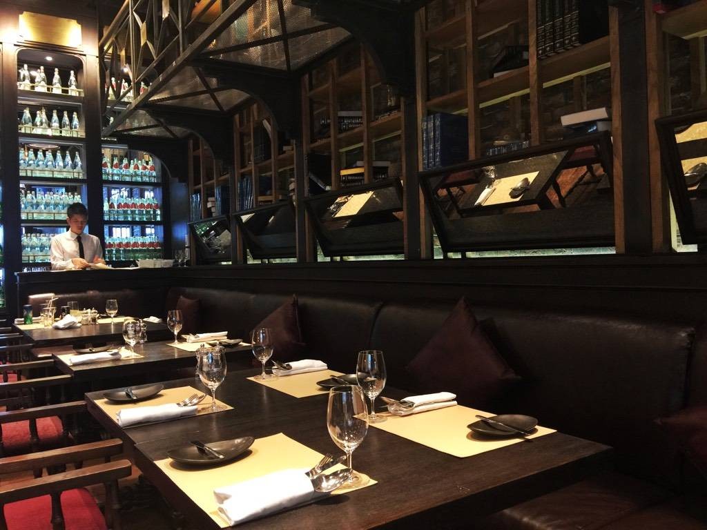 รีวิว The Water Library เซ็นทรัล เอมบาสซี่ - บรรยากาศดี อาหารใช้ได้