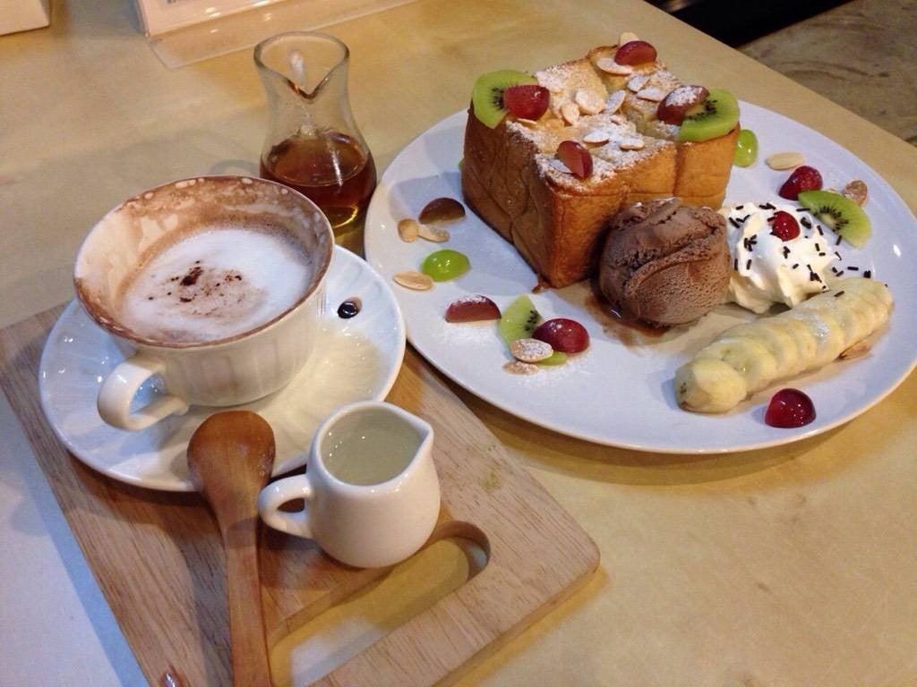 รีวิว Cafe' De Fin บางใหญ่ - ชอบบรรยากาศภายในและภายนอกร้าน
