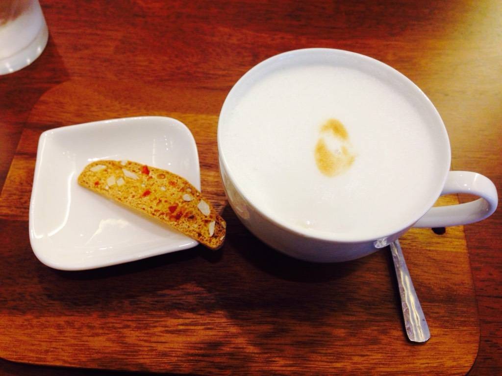 รีวิว แบรอฟฟี่ - cafe slow life ใจกลางประตูน้ำ