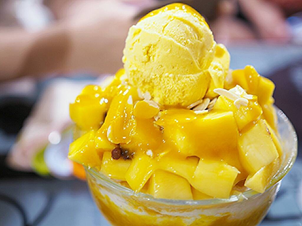 รีวิว Full Moon Bakery House Korean Town - ฺน้ำแข็งไส Bing soo ถ้วยโต๊ ...