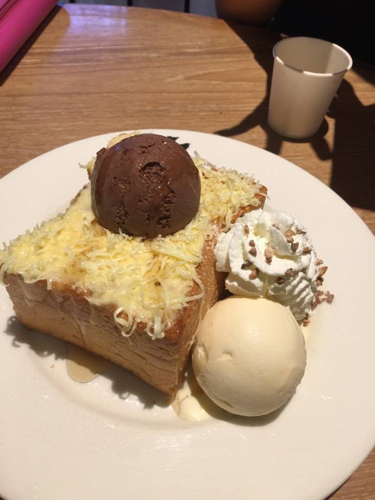 รีวิว After You Dessert Cafe ชั้น2 สีลม คอมเพล็กซ์ - honey toast อร่อย ...