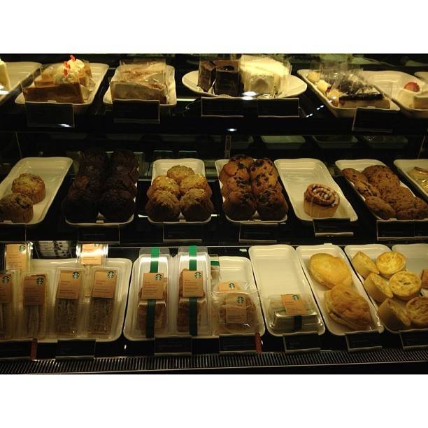 รีวิว Starbucks Robinson Silom - พนักงานบริการดี